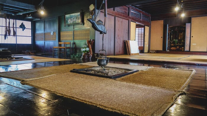 Shirakawa-go Day Trip: Visiting the Most Beautiful Village in Japan!