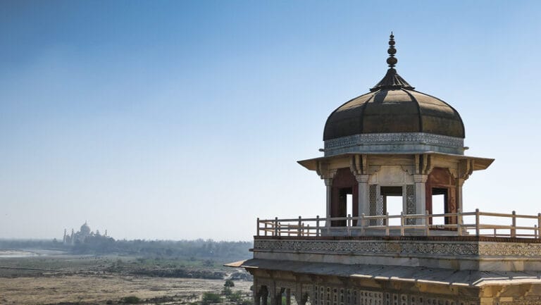 Agra Travel Itinerary: How to spend 3 days in Agra and see the Taj!